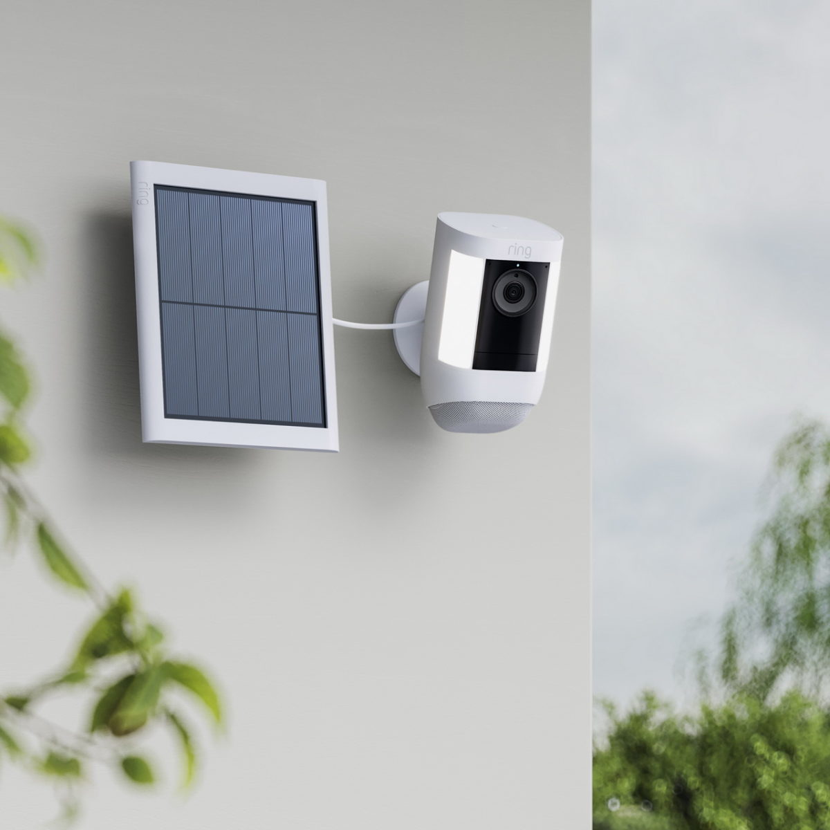 Ring presenta las cámaras Spotlight Cam Pro / Plus y el botón de alarma ...