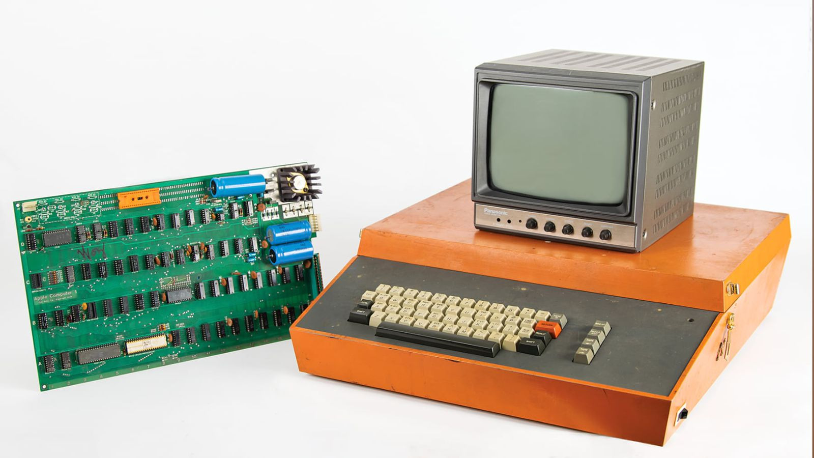 Este ordenador Apple-1 de 1977 se va a subastar por un "pastizal"
