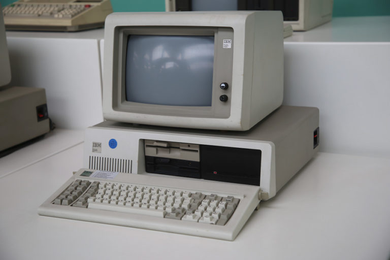 El IBM PC-XT se lanzó al mercado hoy hace 40 años | Teknófilo